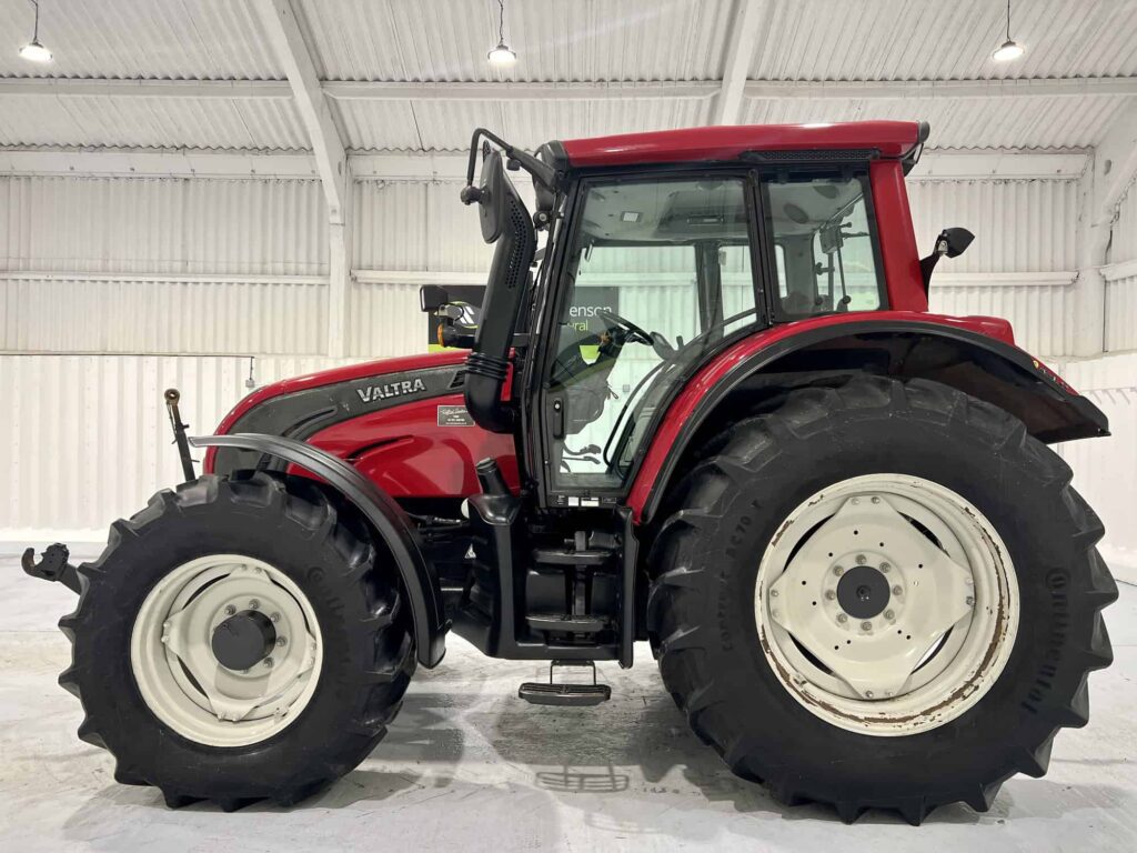 VALTRA N142 - GM Stephenson Ltd