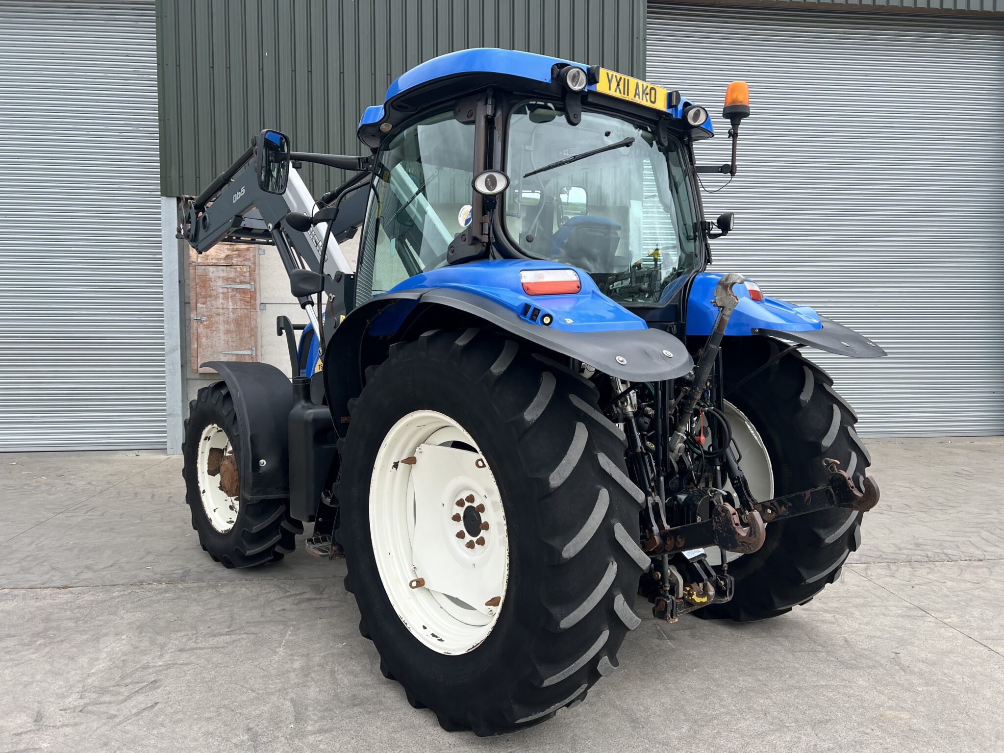 NEW HOLLAND T6070 C/W QUICKE Q65 FRONT LOADER - GM Stephenson Ltd