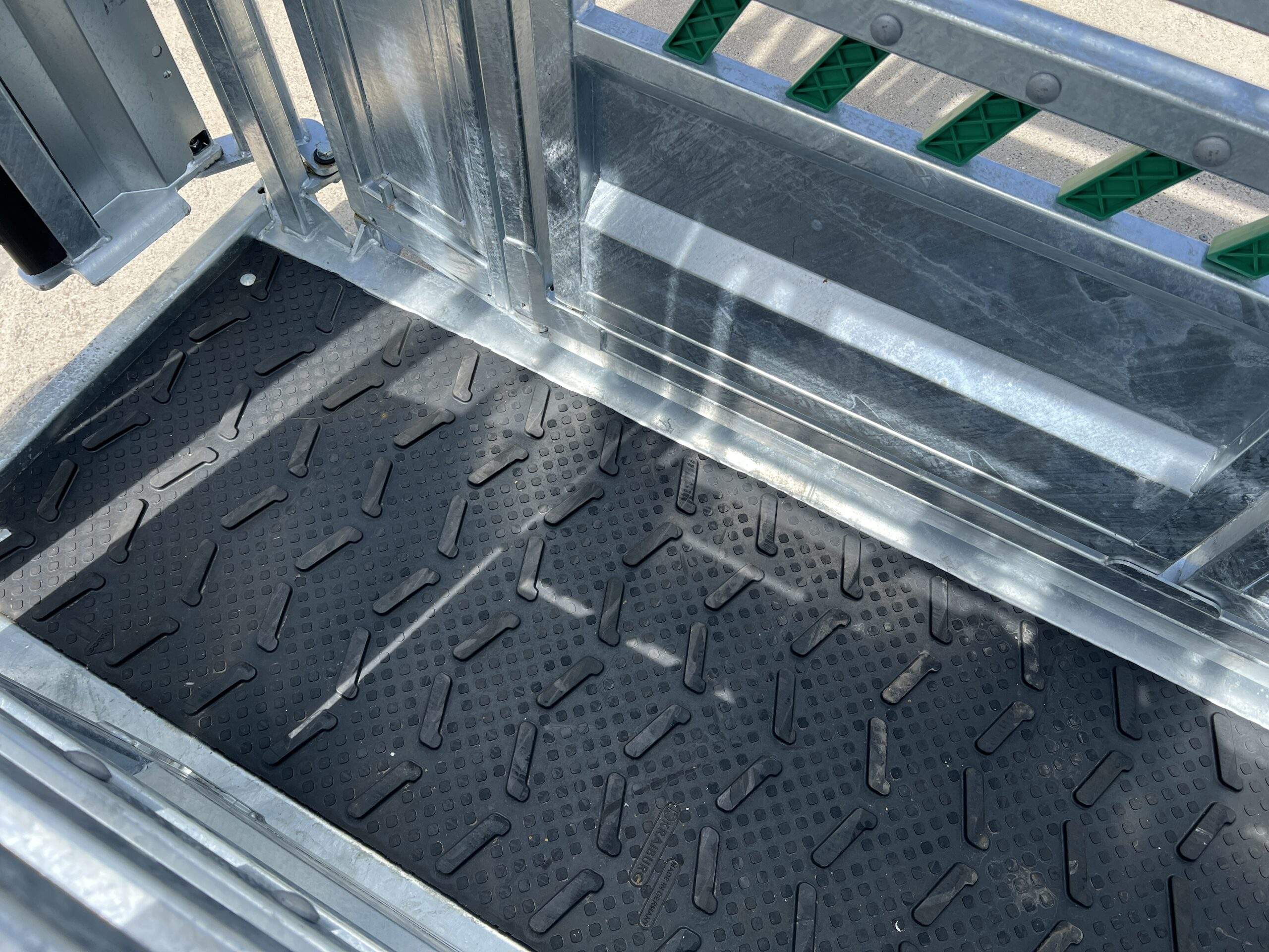 CONDON HYDRAULIC SQUEEZE CRUSH - GM Stephenson Ltd