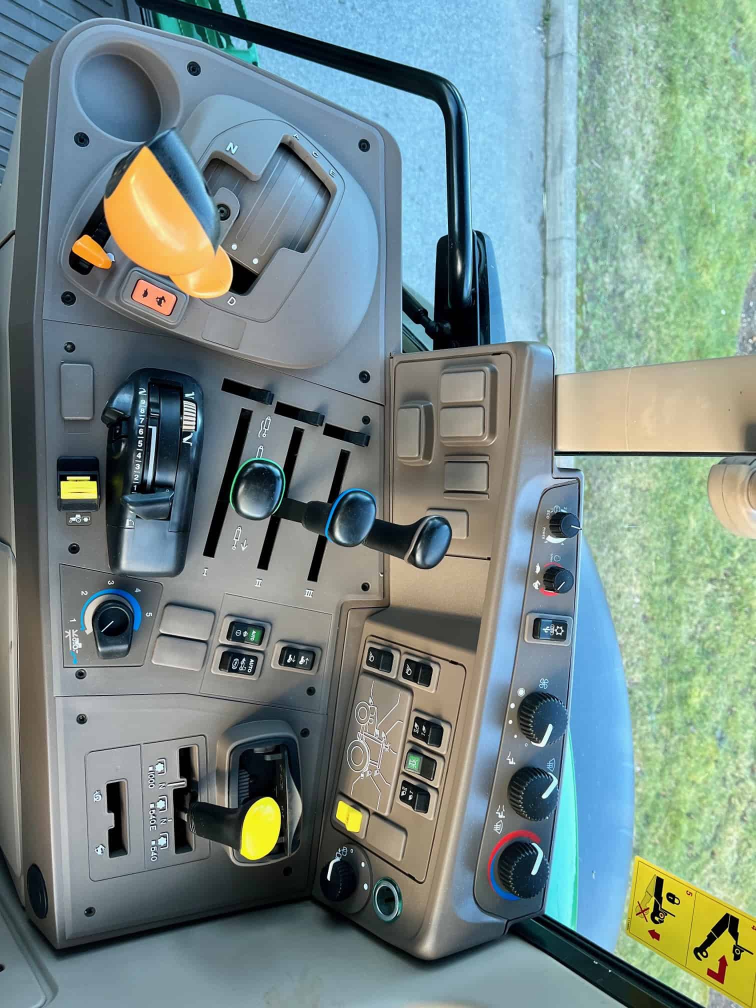 JOHN DEERE 6155M *FRONT LINKS* *VIDEO INSIDE* - GM Stephenson Ltd