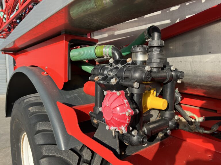 BATEMAN RB17 24 M SELF PROPELLED SPRAYER ONLY 3,710 HOURS!!! - GM ...