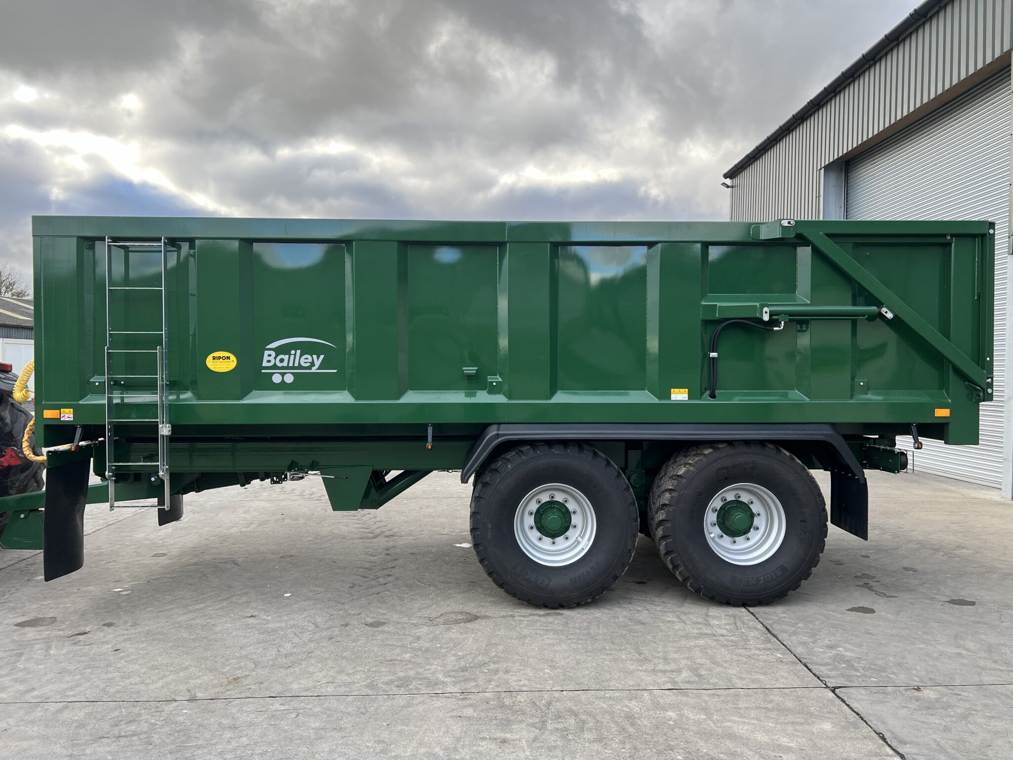 BAILEY TB16 16T GRAIN TRAILER - GM Stephenson Ltd
