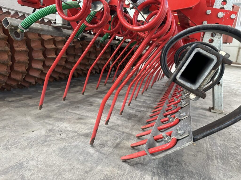 GUTTLER GREENMASTER 300 SEEDER - GM Stephenson Ltd