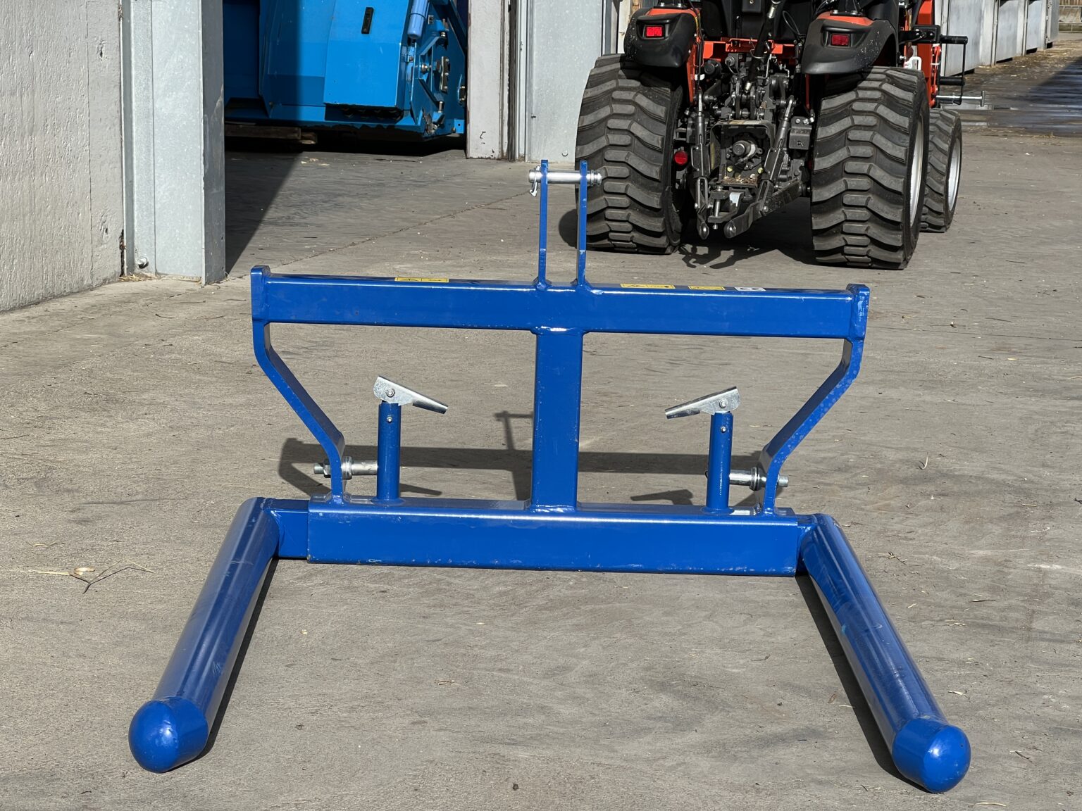 ROUND BALE LIFTER - GM Stephenson Ltd